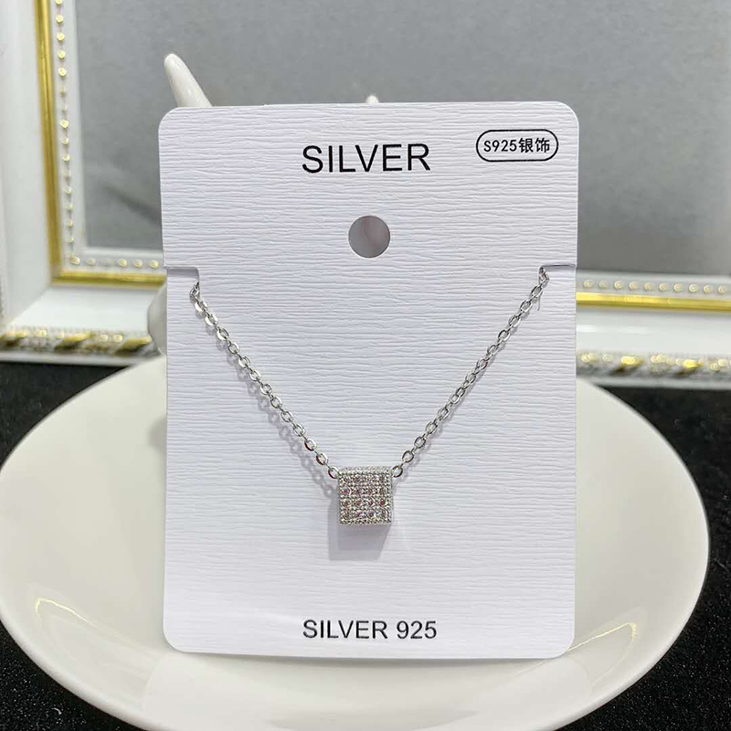 Varese Argjendi ne Forme Kubi