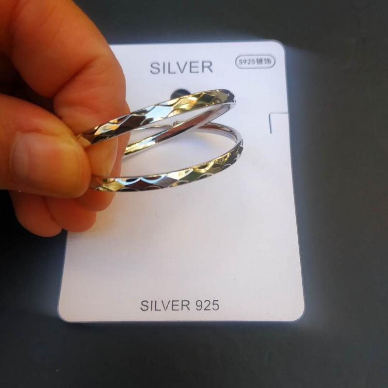 Vethe Argjendi ne Forme Rrethore